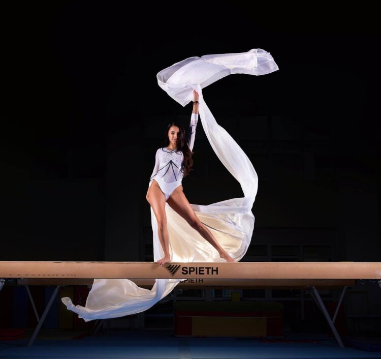 Larisa Iordache Feet