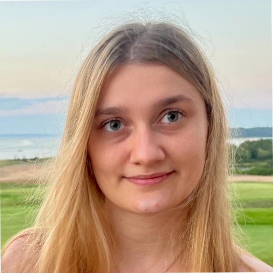 Larissa Guerrini Feet