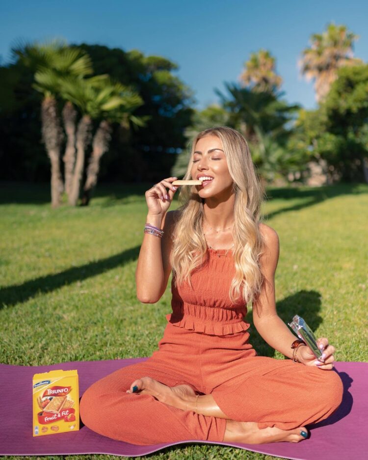 Laura Figueiredo Feet