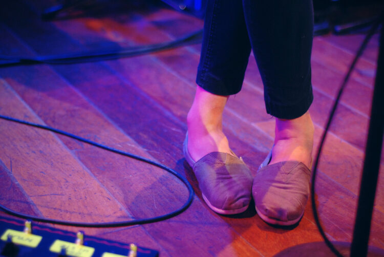 Laura Marling Feet