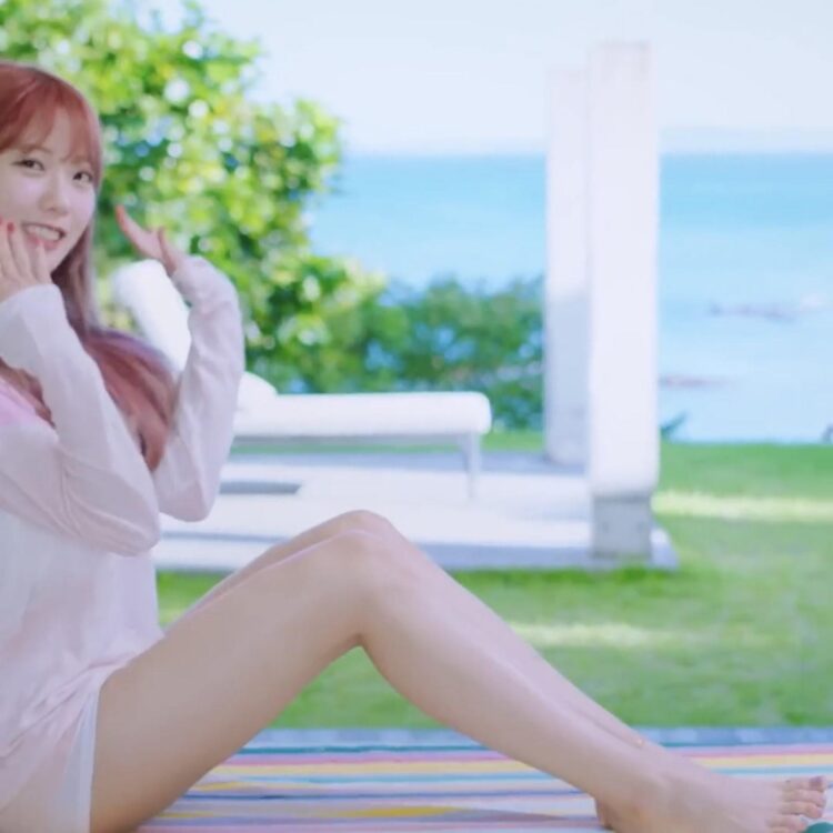 Lee Luda Feet
