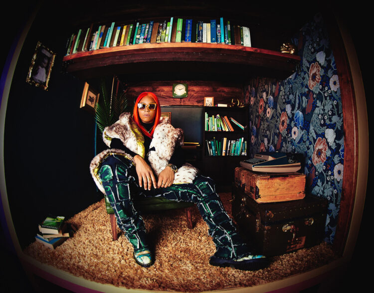 LG (Team Genius) Feet