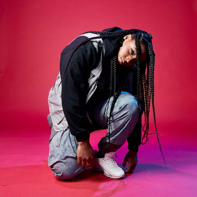 LG (Team Genius) Feet