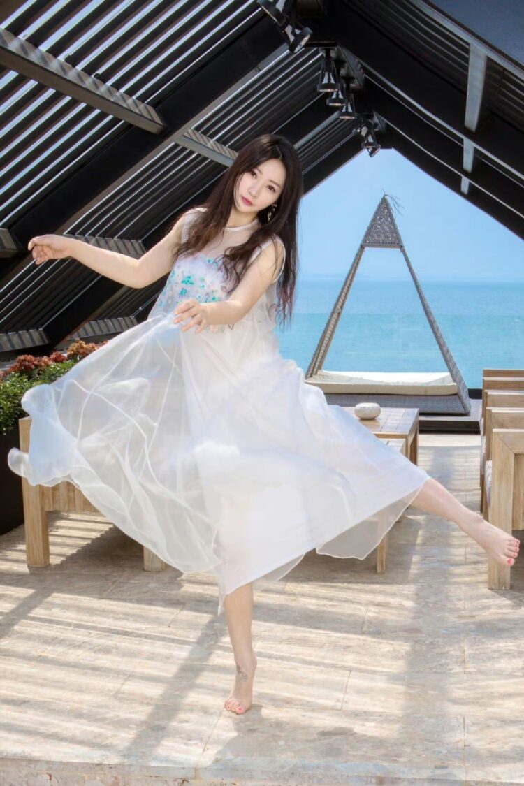 Liu Yang Feet