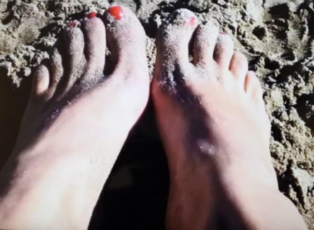 Lorie Feet