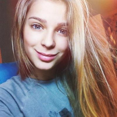 Maddie Zeig Dallas Feet