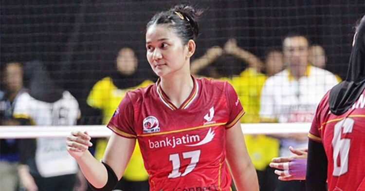 Maya Indri Sari Feet