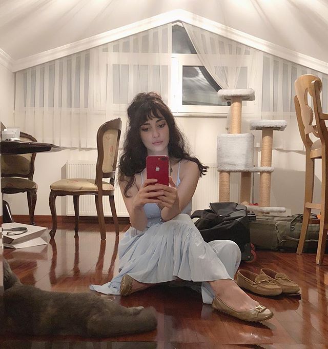 Melike Ipek Yalova Feet