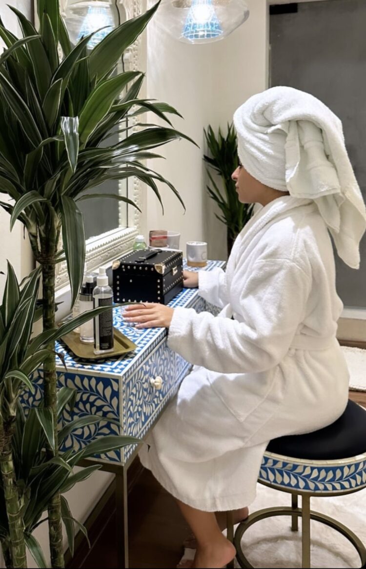 Mina Al Sheikhly Feet