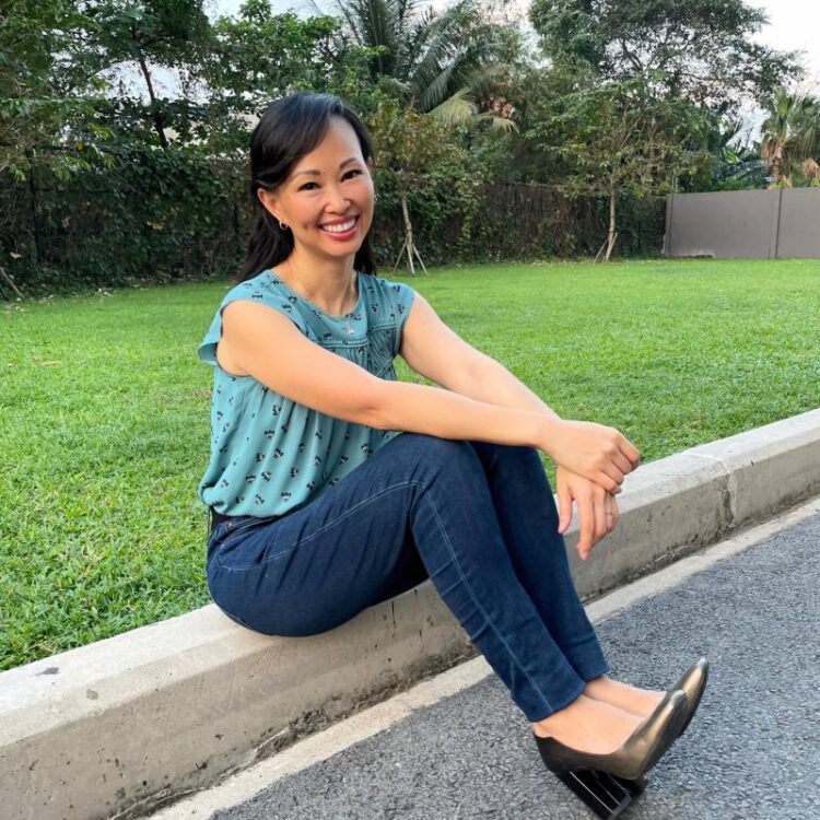 Ngo Lan Huong Feet