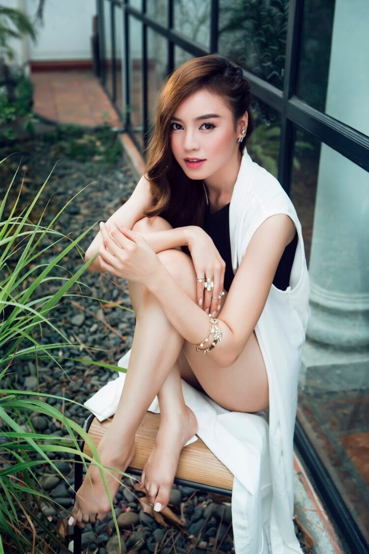 Ninh Duong Lan Ngoc Feet