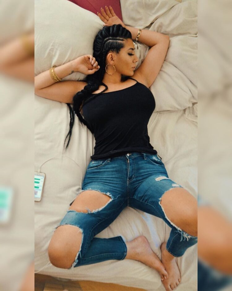 Parisa Official Feet