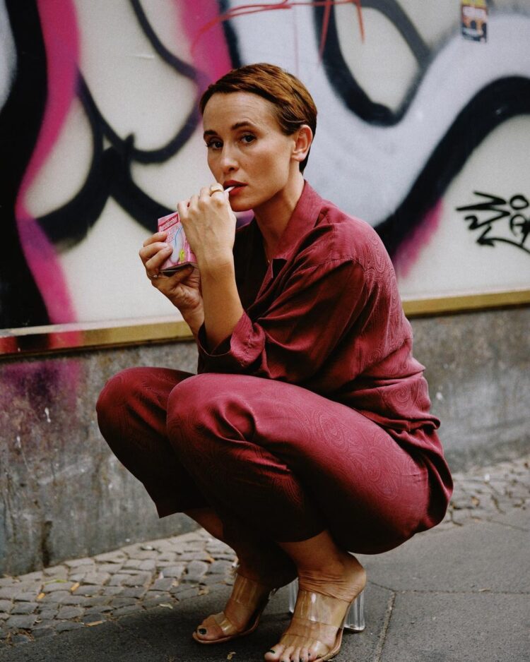 Peri Baumeister Feet