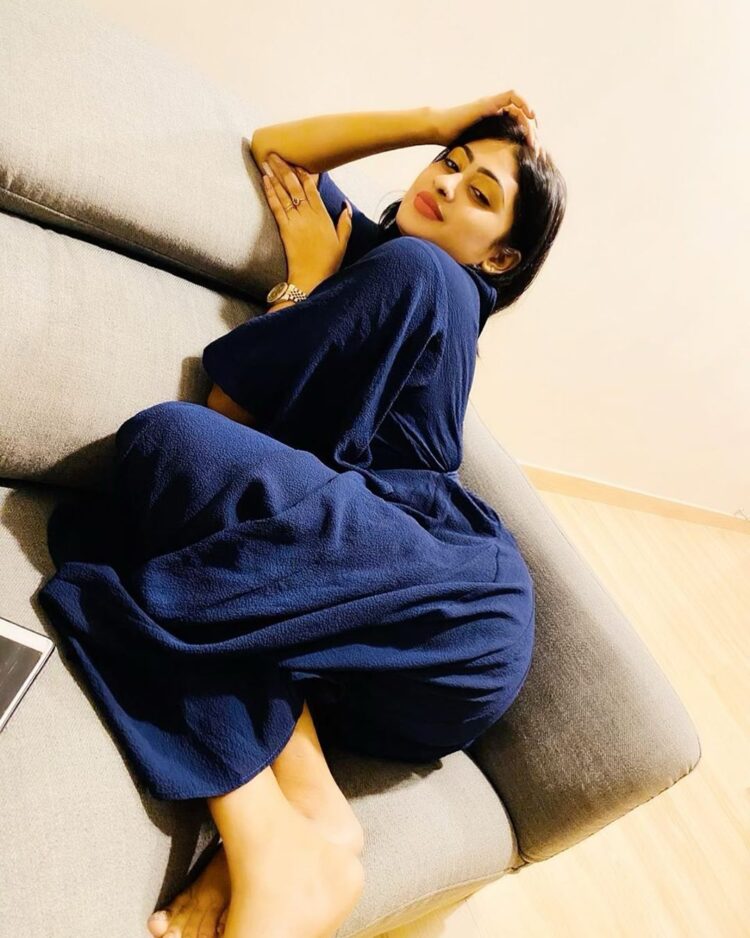 Piumi Hansamali Feet