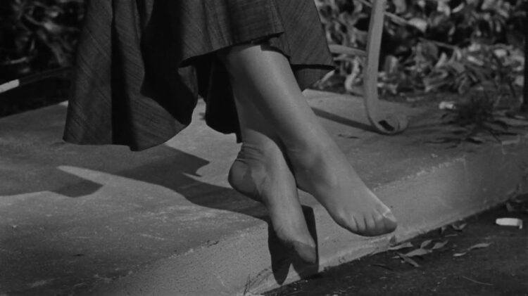 Polly Holliday Feet
