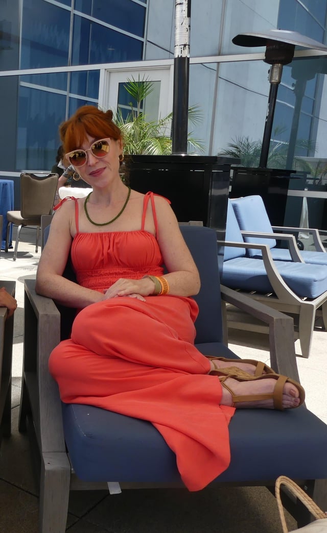 Ruth Connell Feet