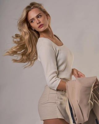 Sara Crumbleleg Feet