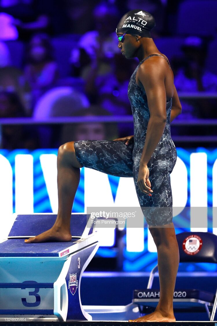Simone Manuel Feet