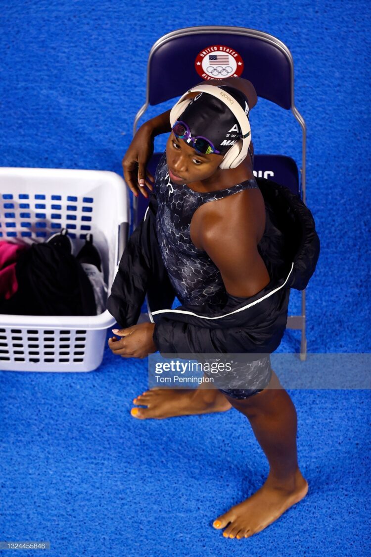 Simone Manuel Feet