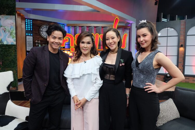 Siriporn Ampaipong Feet