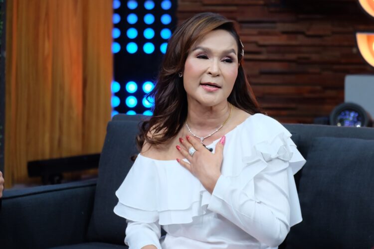 Siriporn Ampaipong Feet