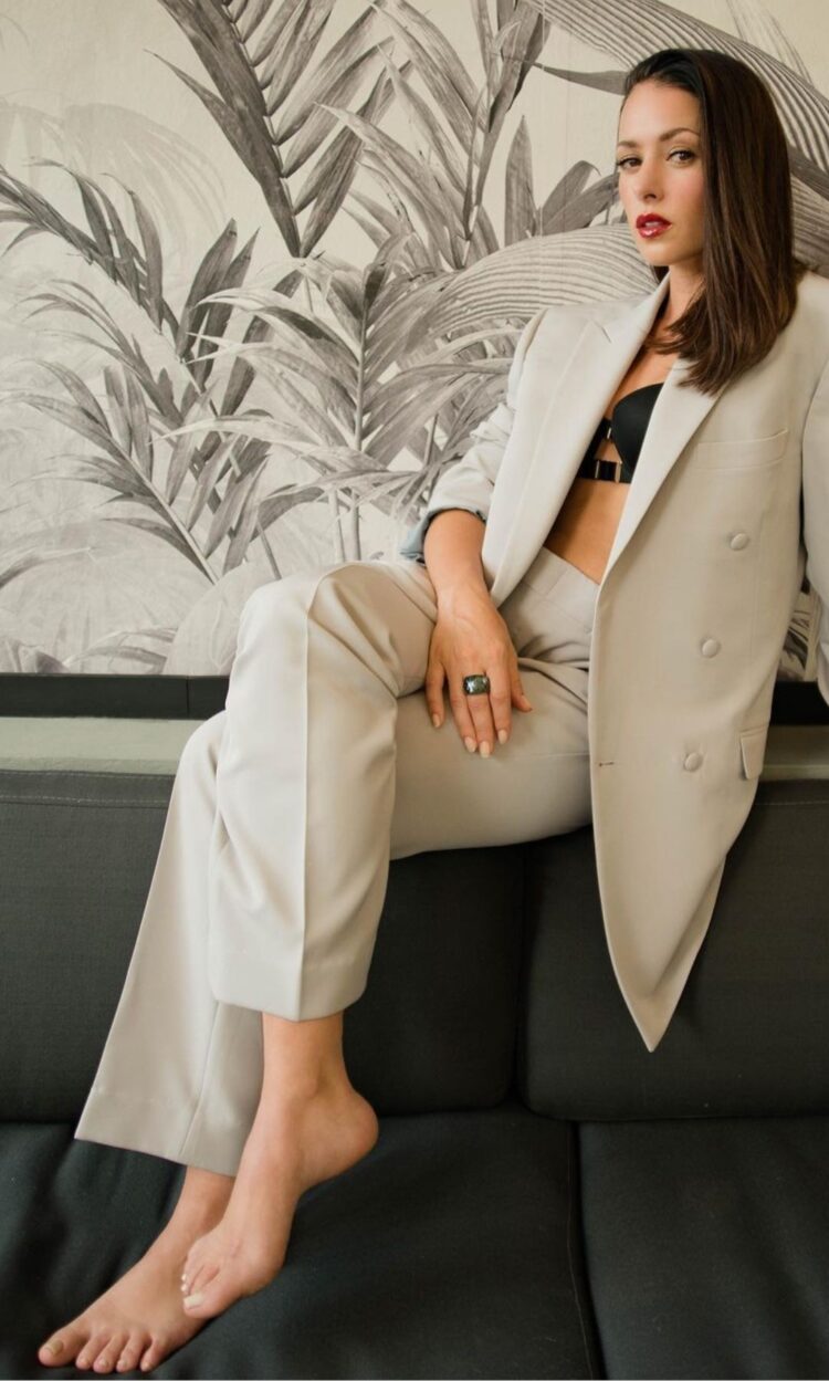 Sofia Productions Feet