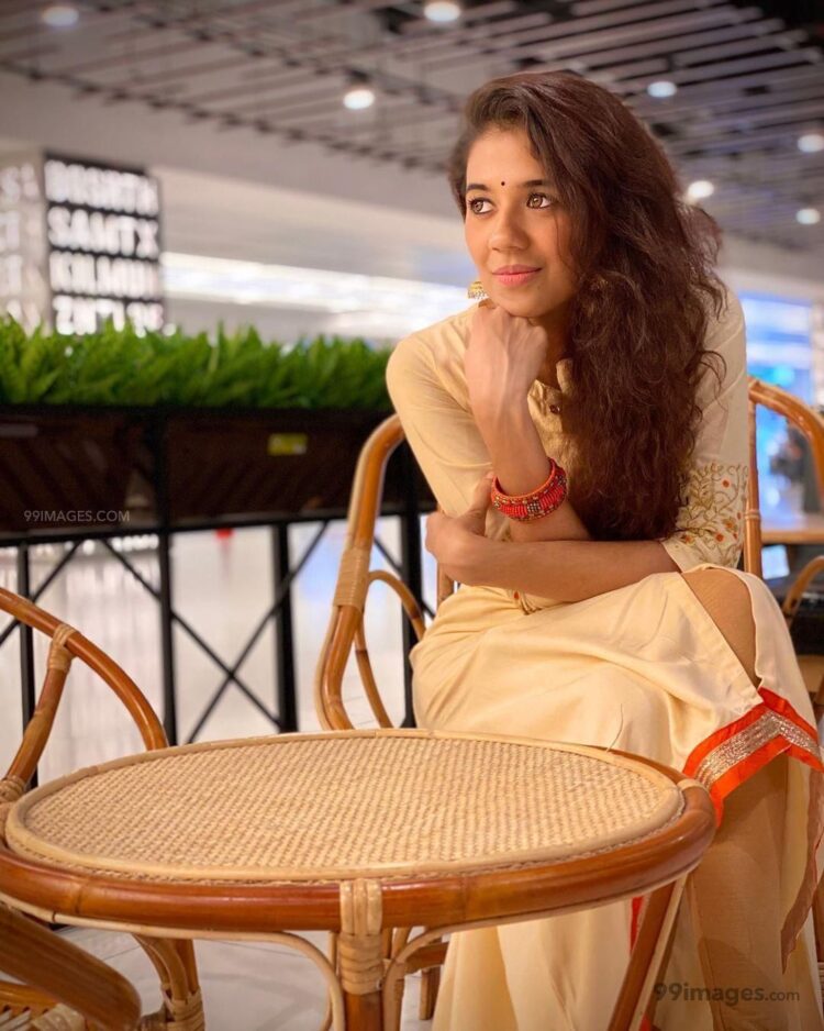 subashini asokan Feet