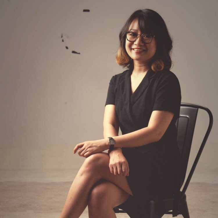 Tran My Phuong Ha Feet